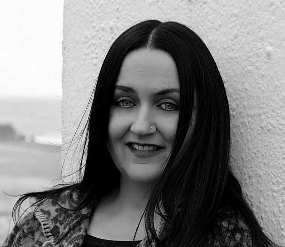 Pererin Wyf Is Oilithreach Mé I am a pilgrim - Span Arts